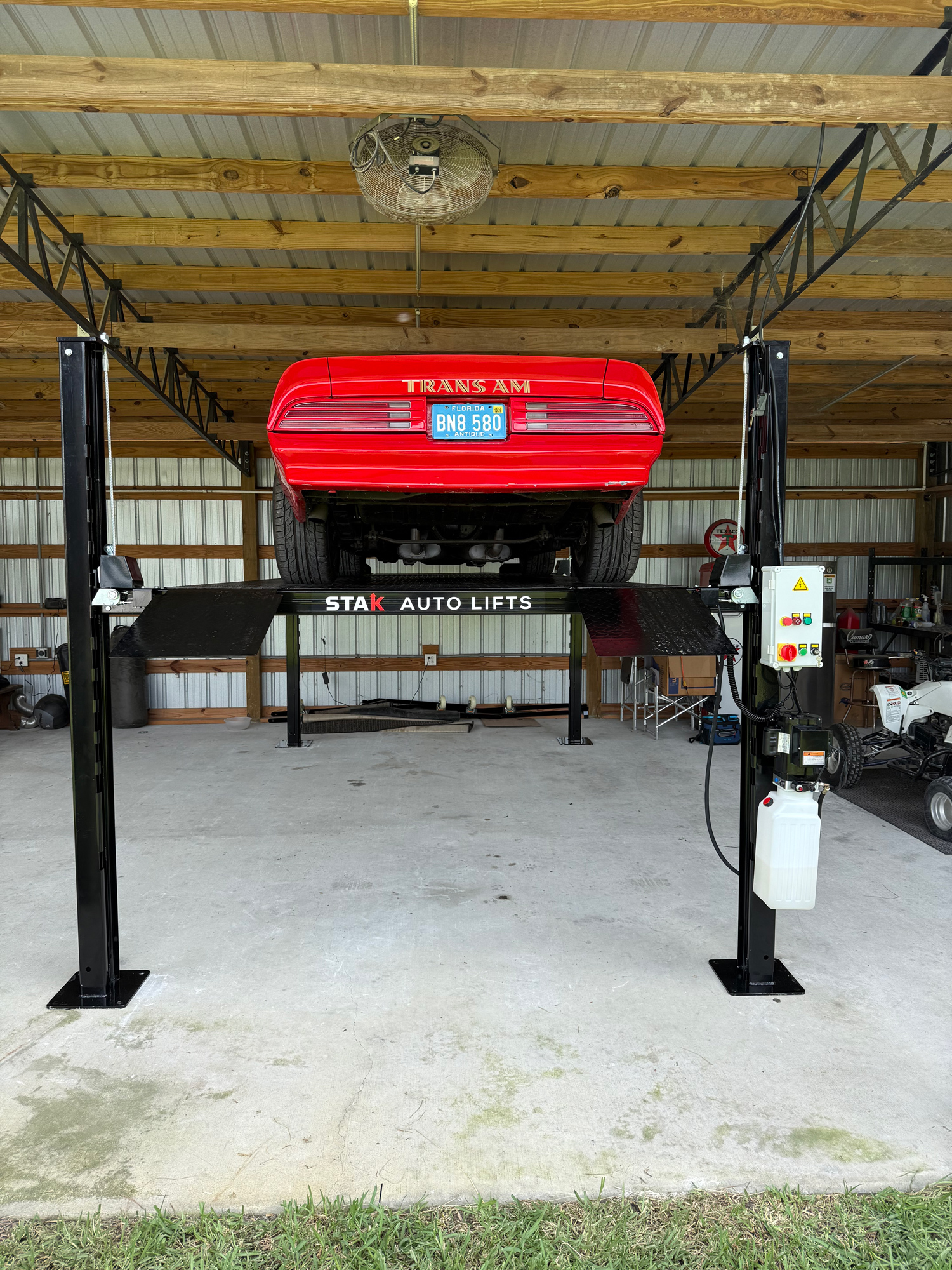 4-Post Short (Wide) - STAK Auto Lifts