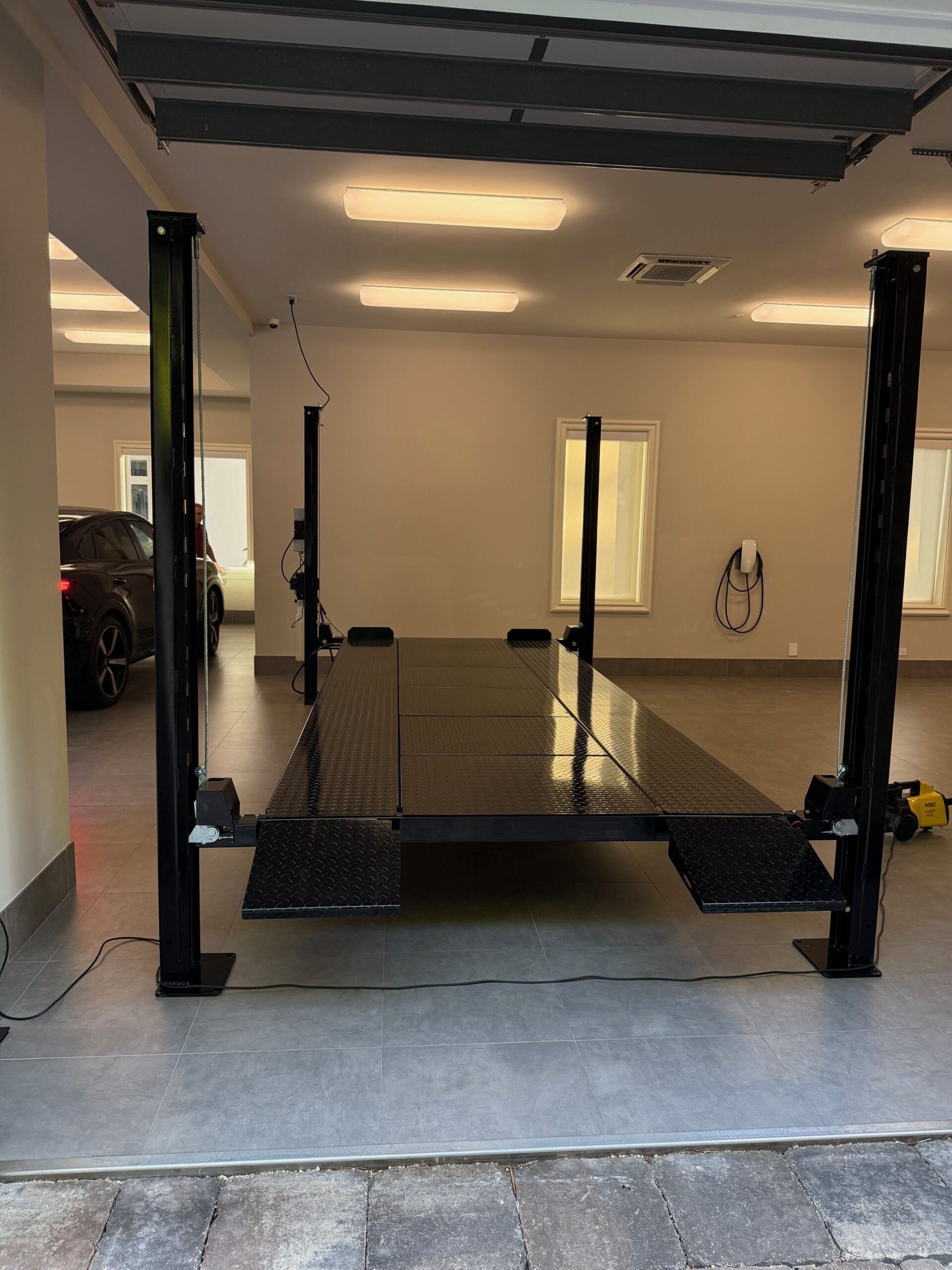 4-Post Short (Regular) - STAK Auto Lifts